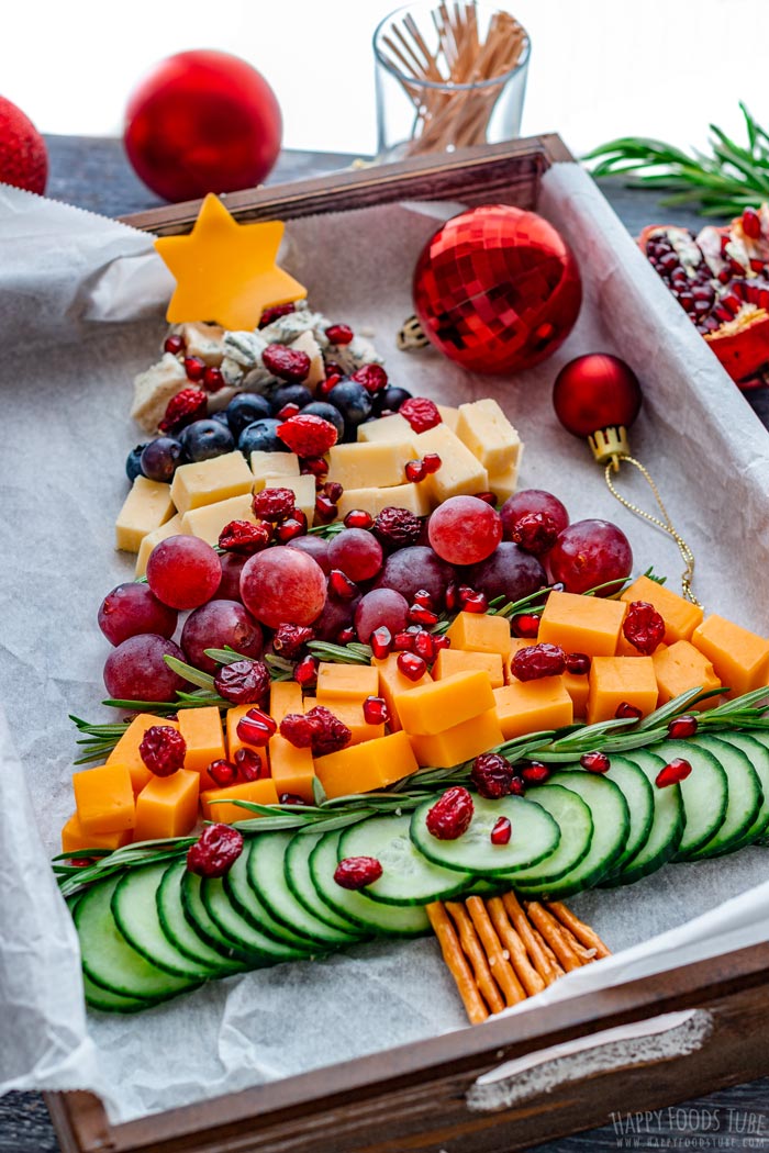 How To Make The BEST Christmas Tree Cheese Board